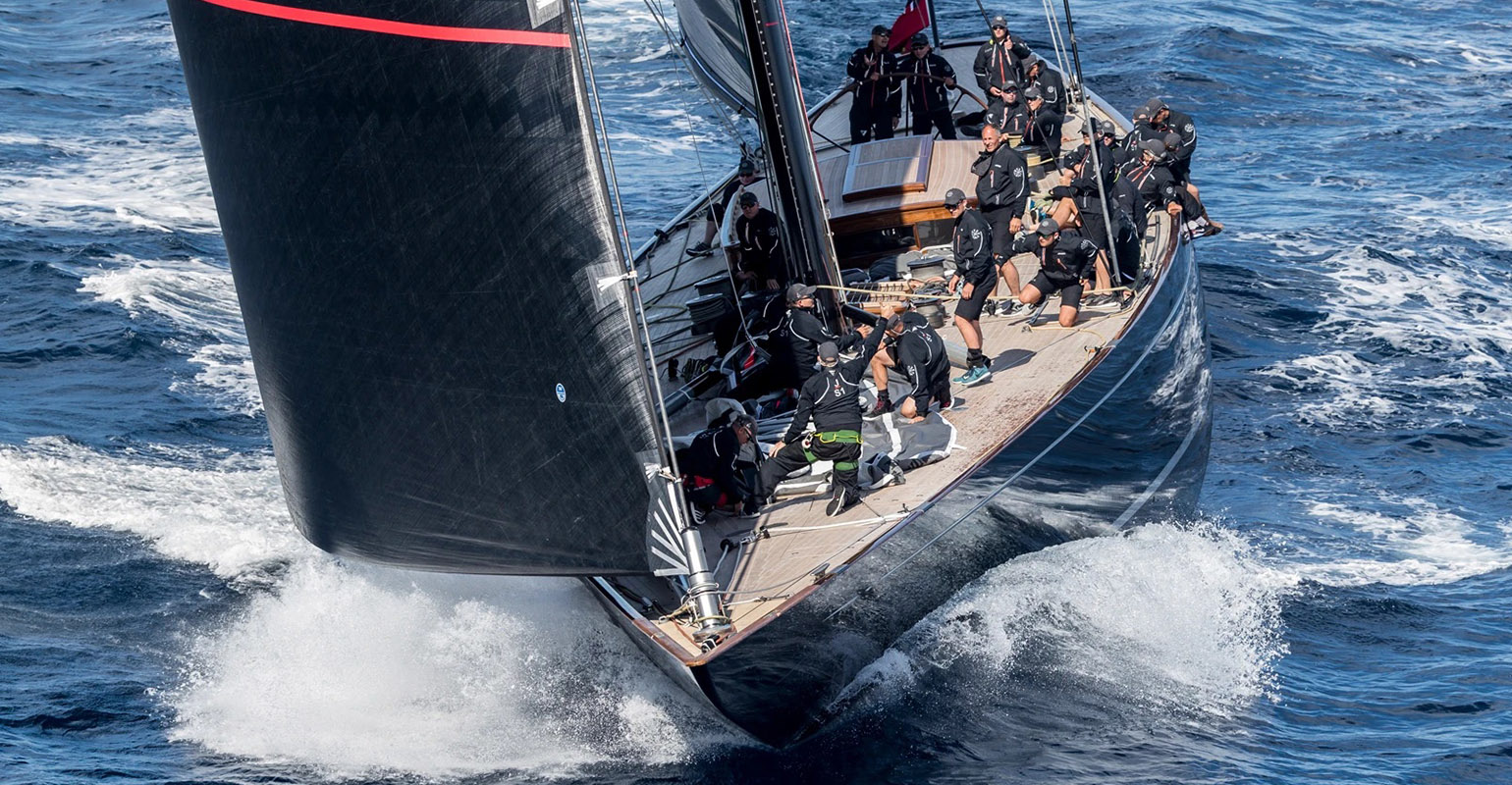 Jenny Gustavsson ombord på J-båten Svea förbereder sig för Maxi Yacht ...